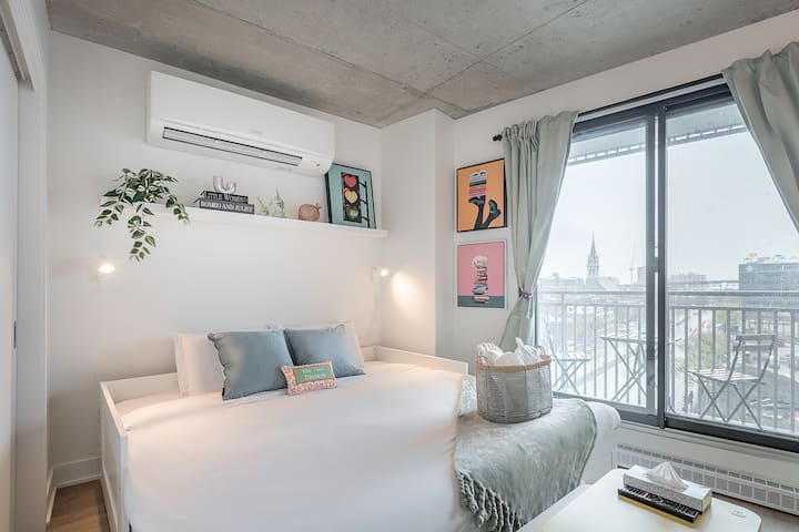 Modern Montréal Studio • Elegant Retreat - Montreal