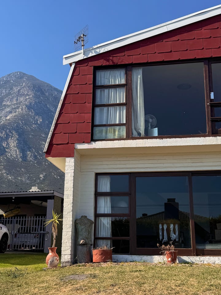 Lenengrada Hermanus Beach & Mountain House - Hermanus