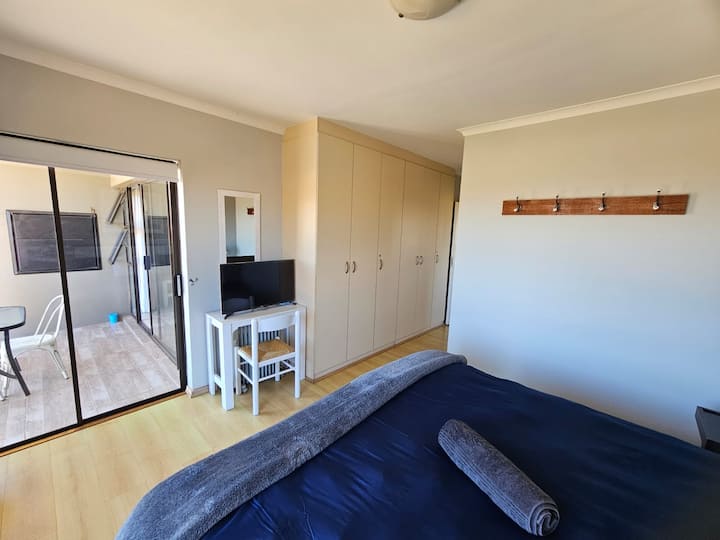 Langebaan Golf Estate Retreat with Sea Views. - Flats for Rent in ...