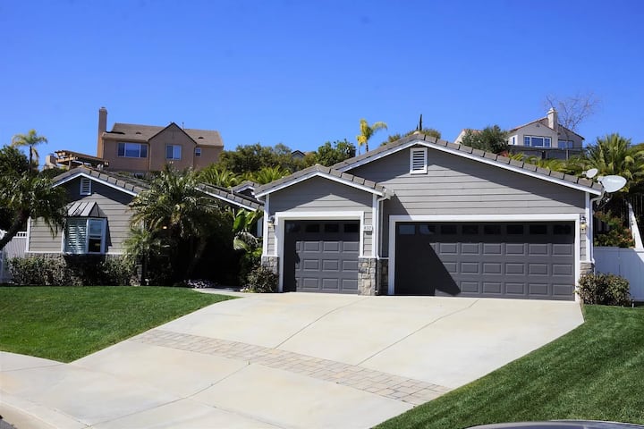 Beautiful House Centrally Located, Remodeled Bath - San Marcos, CA