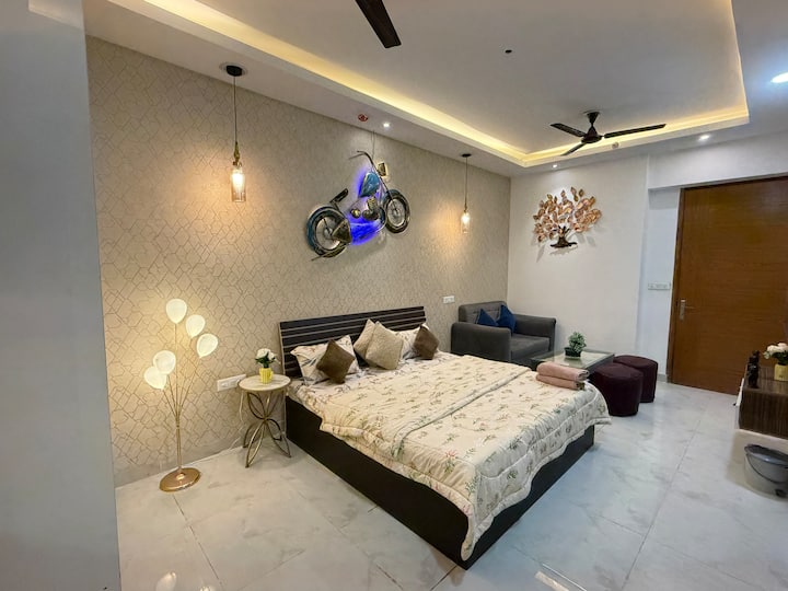 Park View Stay By Royal Rooms - Noida