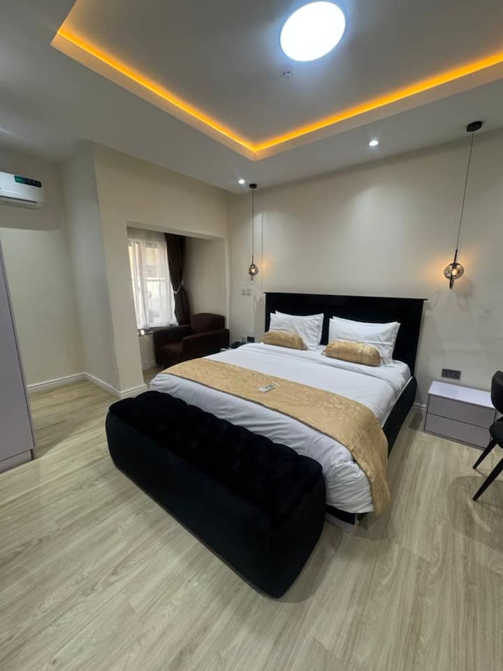 Modern Poolside Executive Stay In Utako - Abuja