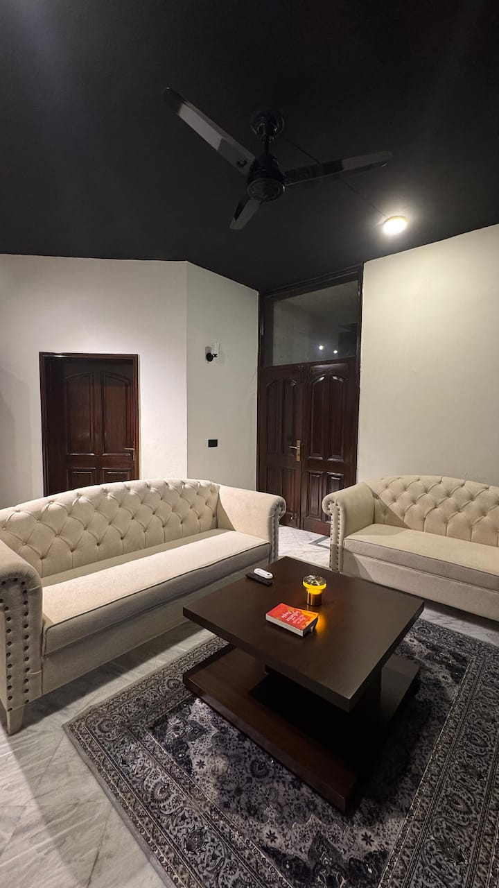 Cozy 2br Home • Lawn • Firepit • Parking • Private - Lahore