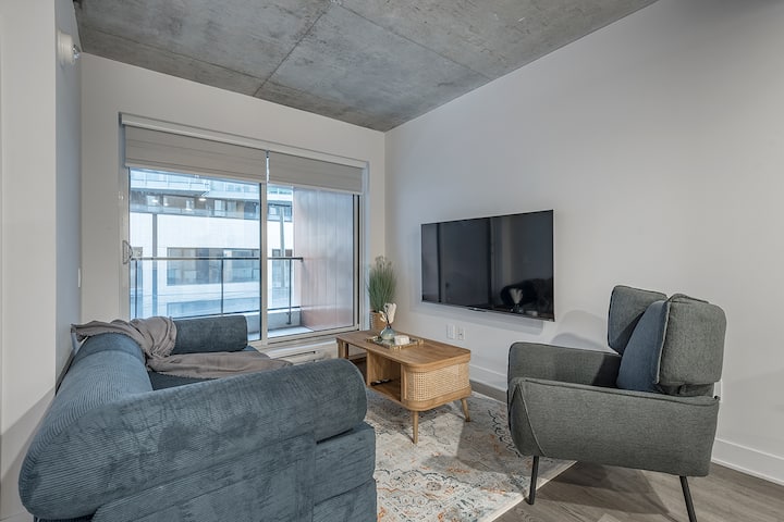 Premium 1br Apartment • Indoor Parking • Balcony - Montreal