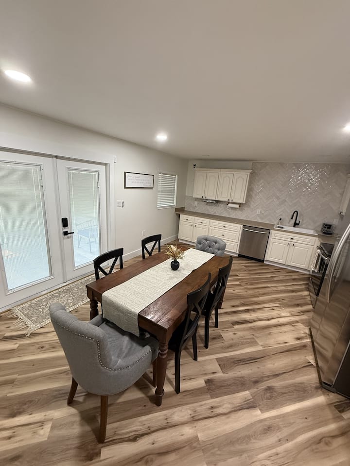 Pearly Squirrely Hideaway - Lakeland, FL