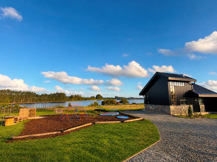 Frente A La Laguna · Casa Campestre Con Parrilla - Llanquihue
