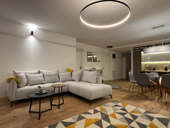 Bright Escape Prestige Apartment - Belgrade