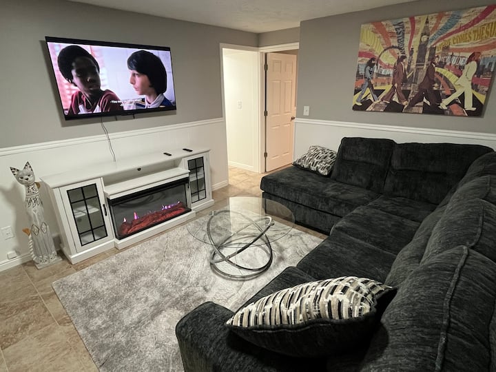 Basement. Separate Entrance, Kitchen, Bath, 2 Bed - Utah