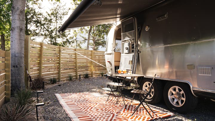 Urban Oasis: Cozy Cargo District Hideaway - Wilmington, NC