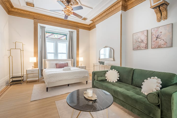 Golden Heritage Studio | Prime Location - LaSalle