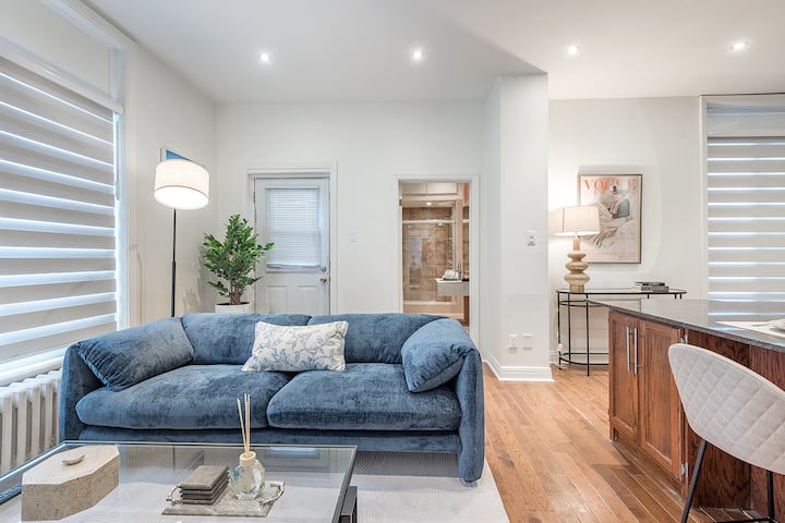 Luxury 1br King Suite | Soaking Tub & Desk - Lasalle