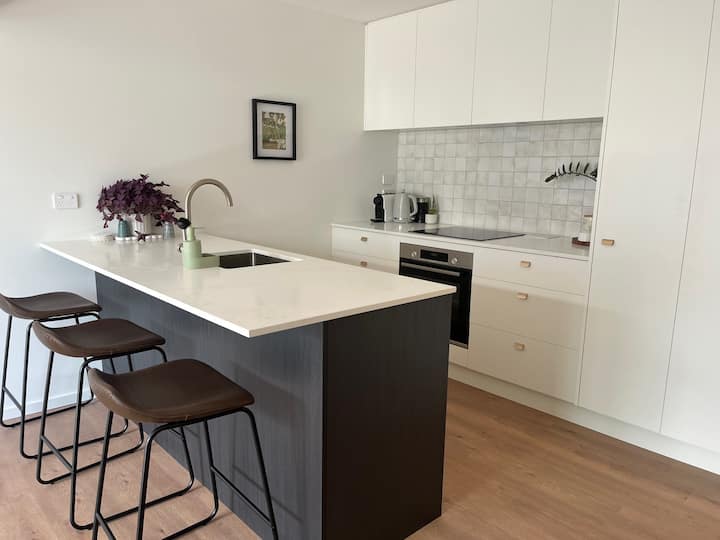 Modern St Asaph Stay | Salt District Favourite - Christchurch