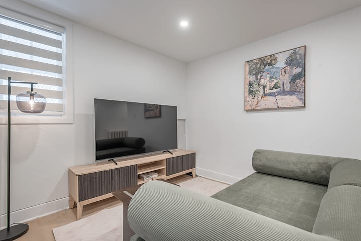 Cozy 1br | Sleeps 4 | W/d & Parking - LaSalle