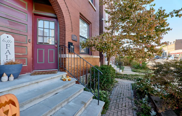 Tower Grove Getaway • 2 En-suite Bedrooms - Clayton, MO