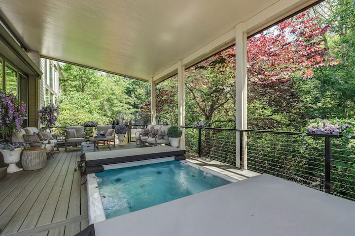 Happy Valley 5br Family Home W/ Pool & Gym - Happy Valley, OR