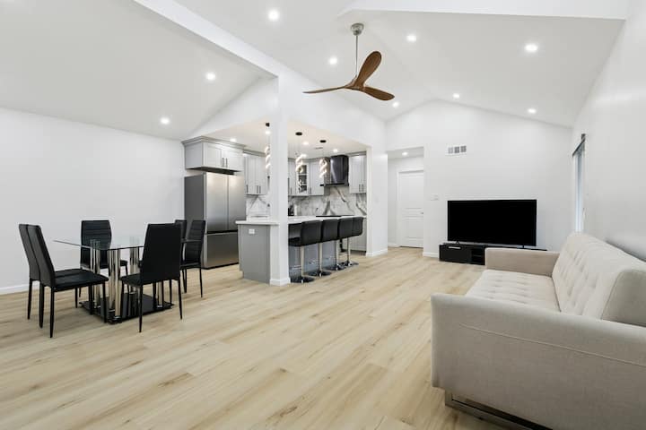 Cozy Metairie 2 Bed/1 Bath Condo Near New Orleans - Metairie, LA