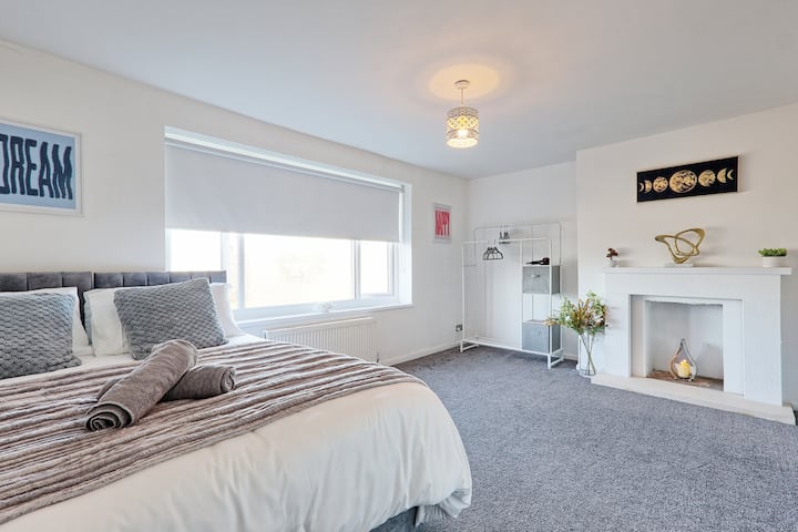 Modern 4br Sleep 10 | Free Parking | Basildon Town - Basildon