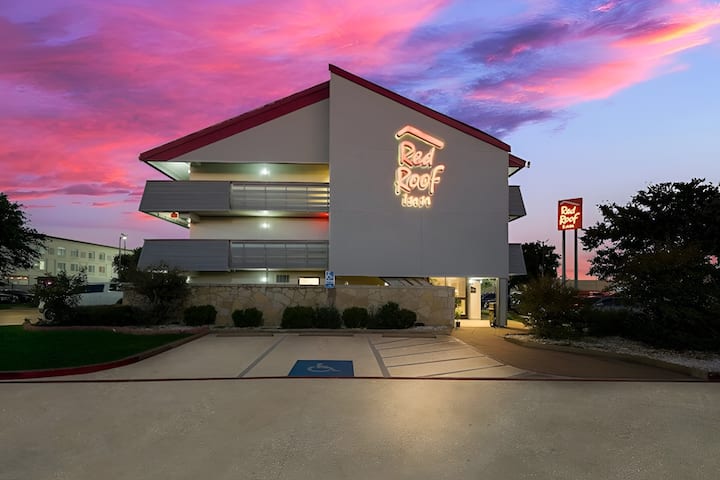Airport-area Rooms Near Attractions | 2 Units - Grapevine, TX