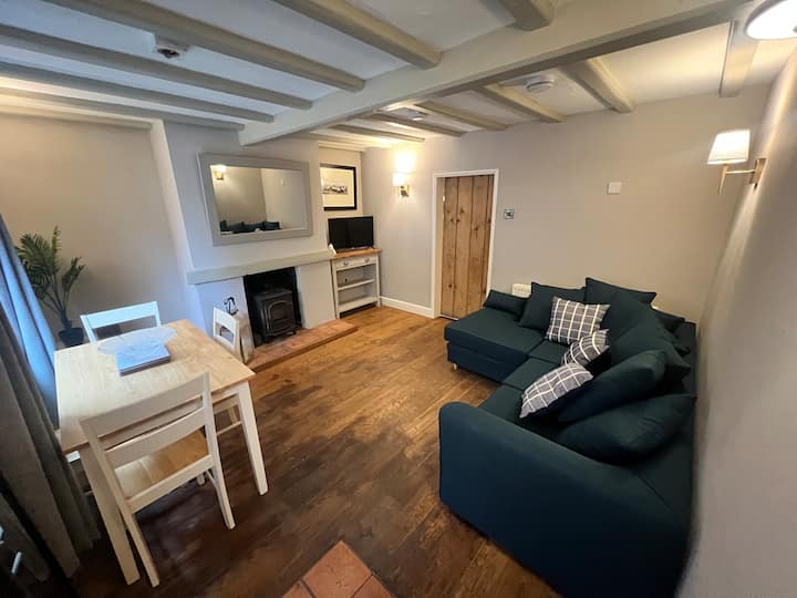 Cosy Country Cottage Full Of Character - Stafford, UK