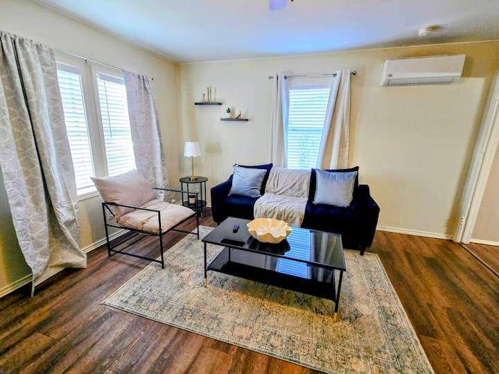 Perfect Home Base For Visiting Family & Alumni - Lubbock, TX