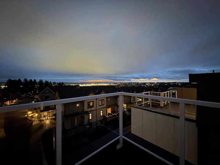 4-bedroom, 3.5 Washroom. Double Car Garage. - Langley, BC