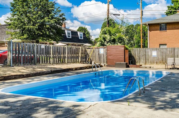 Urban 2br Hideaway In Columbus! - Columbus, OH