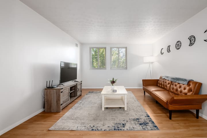 Urban 2br Hideaway In Columbus! - Columbus, OH