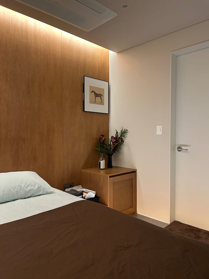 [203, Tall] ｜의정부역10분｜제일시장｜부대찌개거리  [그리다,하루] - Uijeongbu-si