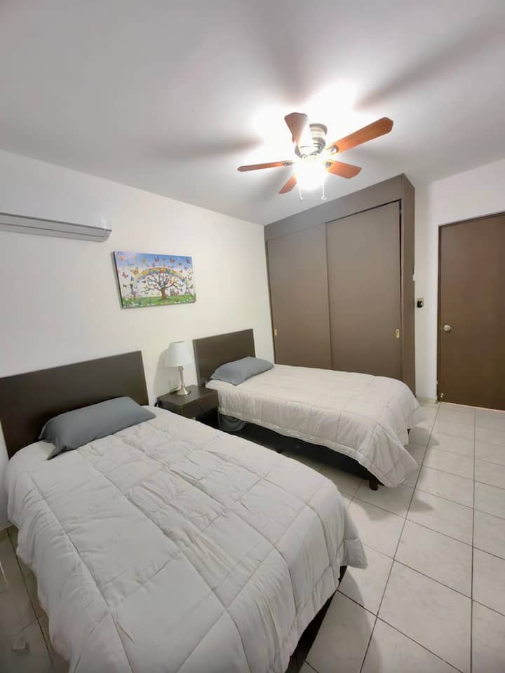 Well-located Apartment With Ac In San Nicolás - Monterrey
