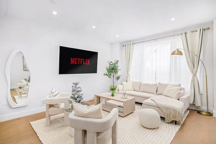 New Lux Condo | Rooftop Nyc Views | 15 Min To Nyc! - Jersey City, NJ