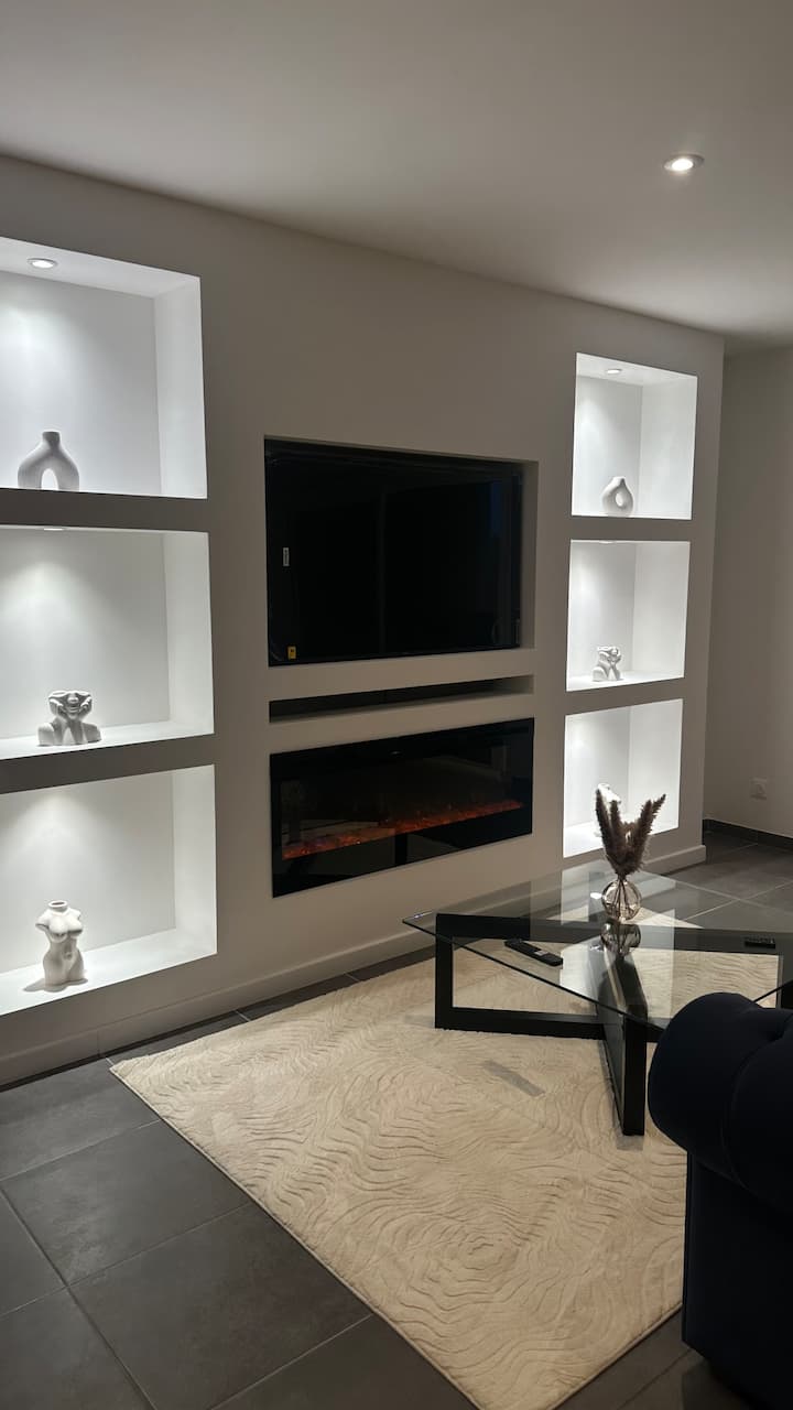 High-standing Two-bedroom Apartment (Furnished) - Ferney Voltaire