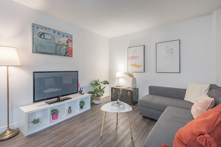 Spacious And Cozy 1br | Near Old Port - Montreal