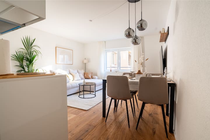 Urban Comfort 1 | Zurich Airport | By River Glatt - Zúrich