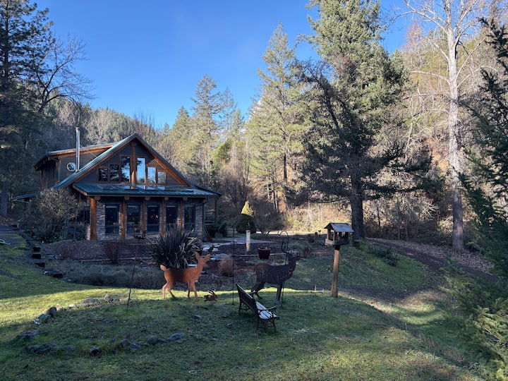 Cozy Cabin Near Jacksonville, Or - Jacksonville, OR