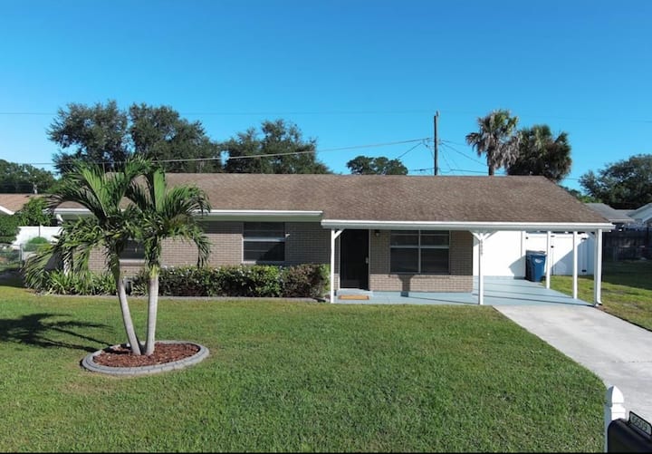 Gulf Coast Getaway - Lake Sawyer, Parrish