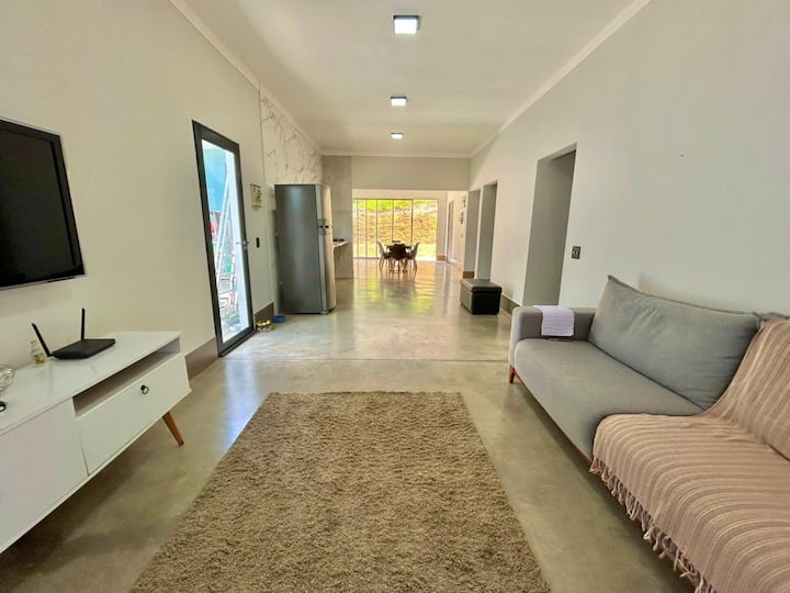 Casa Flor Centro - 3 Suítes - Garagem/wi-fi - Águas de Lindoia