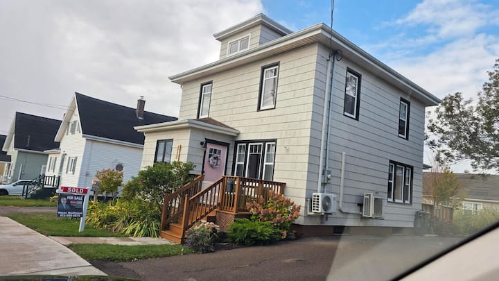 Charming Summerside Heritage Stay - Summerside