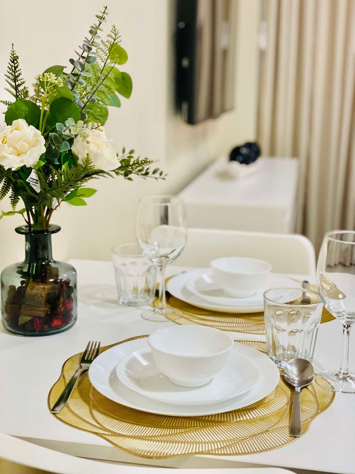 MOA Premier Staycation | Shell Residences - Appartements à louer à ...