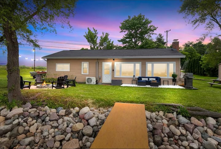 Happy Place Hideaway On Silver Lake - Spring Lake, WI