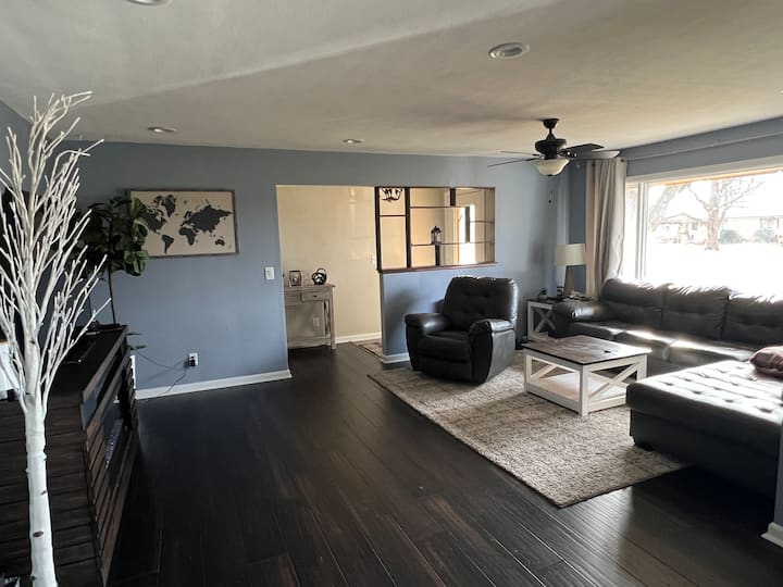 Minutes From The Hardrock Casino & Shopping! - Rockford, IL