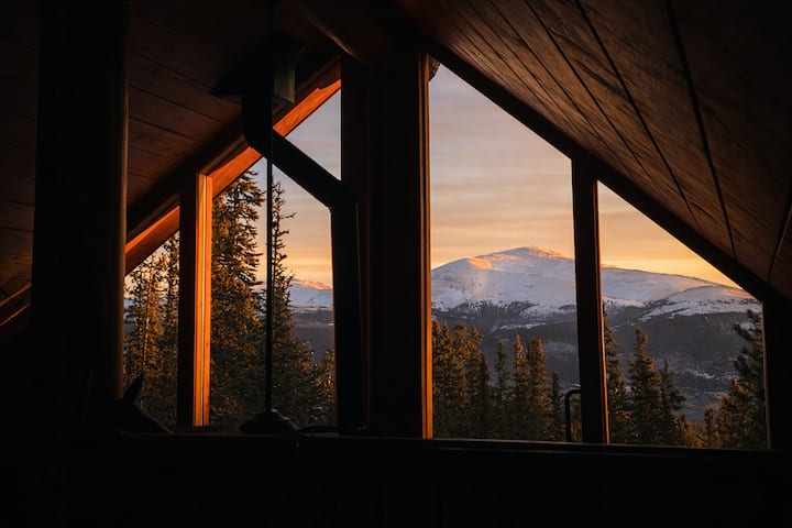 Stained Glass Cabin | Arcade~hottub~epicviews~dogs - United States