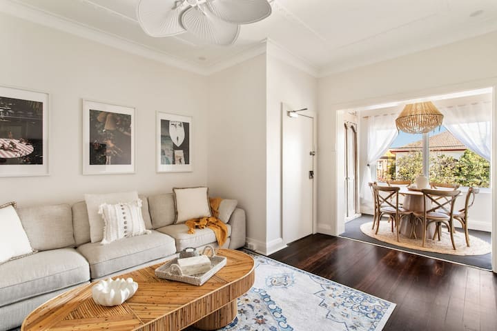 Bondi Beauty | Coastal Luxe 3br North Bondi Escape - ボンダイ・ビーチ