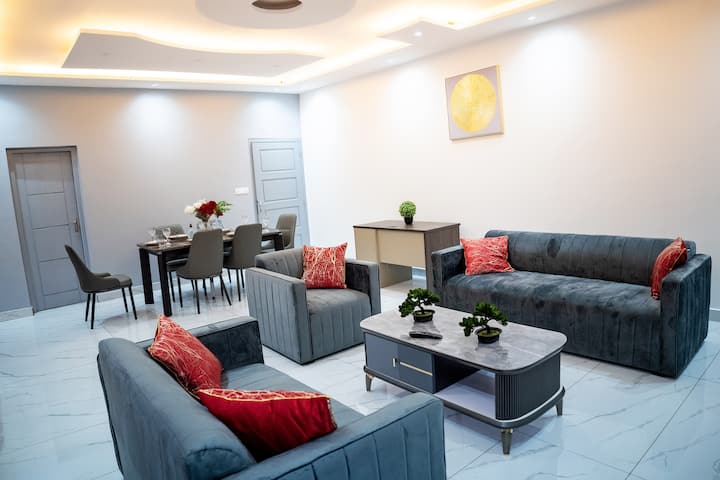 Spacieux 3 Chambres Bastos. Wifi Et Sécurité - Yaounde