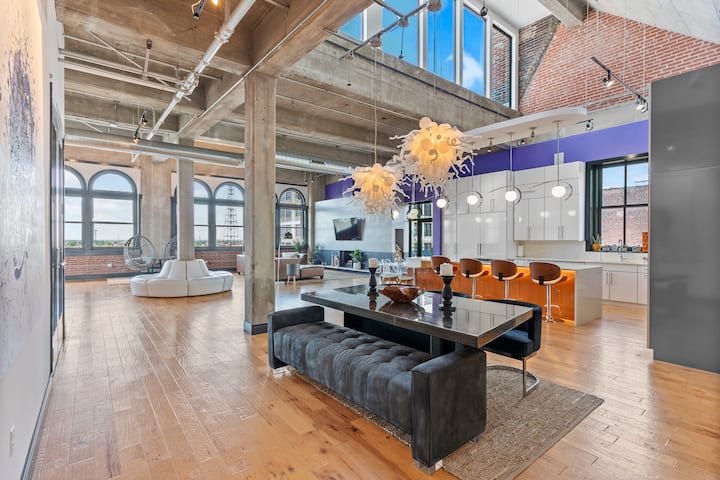 Stylish Downtown Penthouse Views / Abodebucks - Saint-Louis, MO