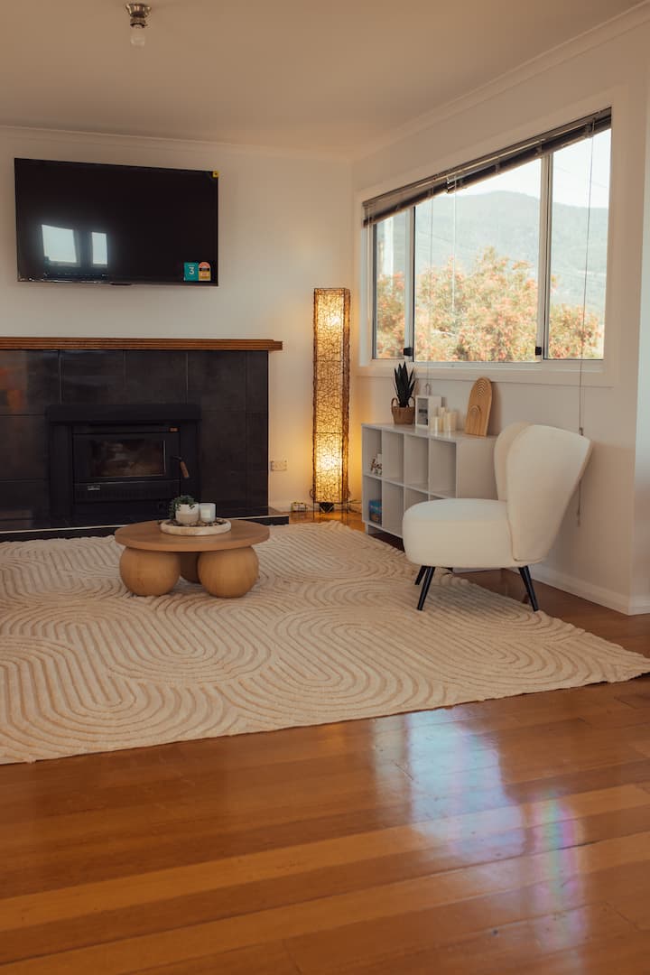 New! Spacious Hobart Family Home With Playroom - Hobart