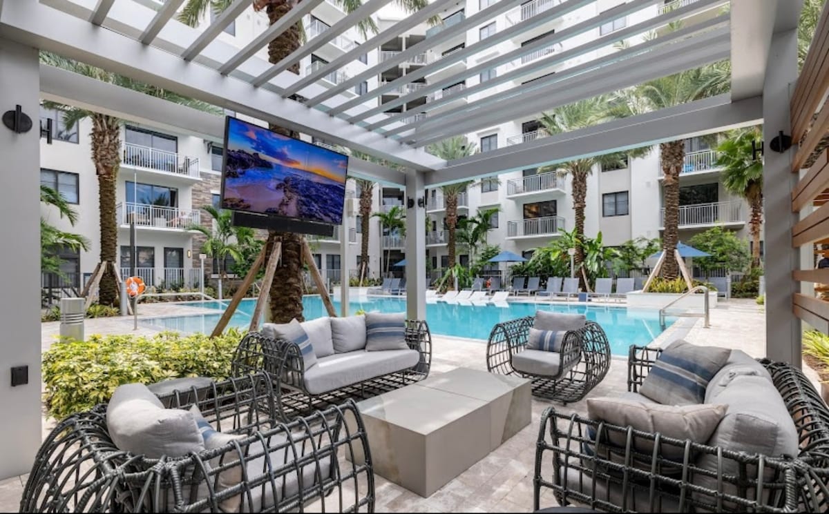 Marchez jusqu'à la plage ou détendez-vous au bord de la piscine ...