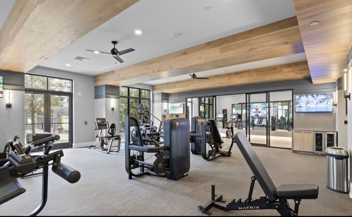 Marchez jusqu'à la plage ou détendez-vous au bord de la piscine ...