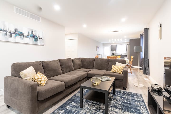 Modern Family-friendly 3br Home With Free Parking - Windsor