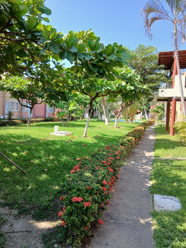 Departamento Comodo En Fraccionamiento Morrocoy - Zihuatanejo