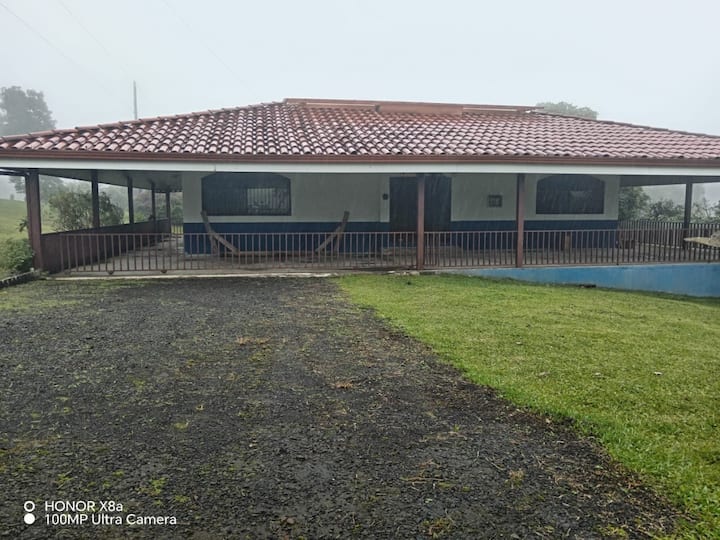 Aventura En La Montaña.
Bajos Del Toro - Bajos del Toro